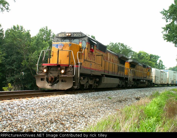 UP 9075 0.2 miles before kennesaw crossinf , summer 2005